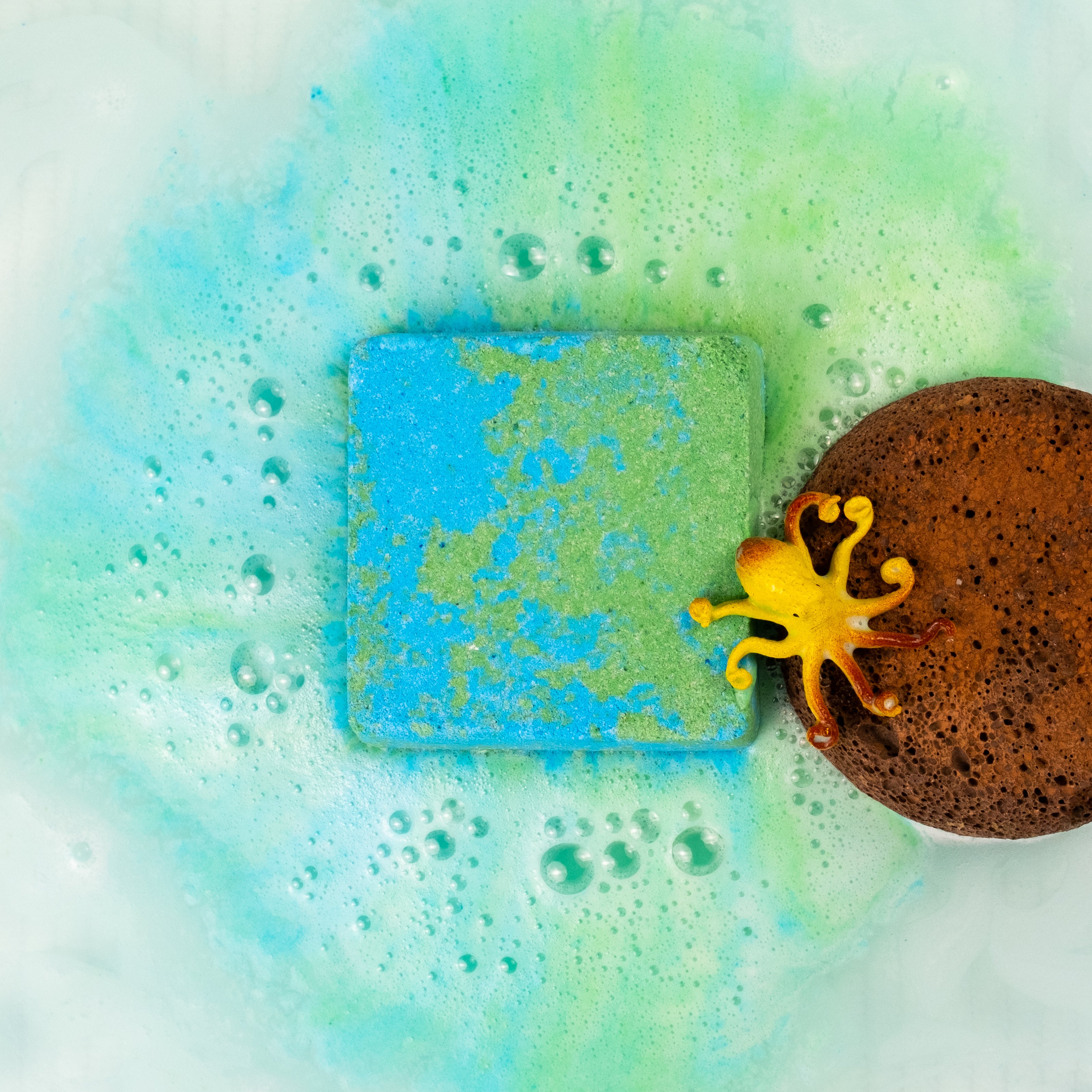Ocean Explorer Bubble Bath Bomb with Toy – Happy Hippo Bath Co